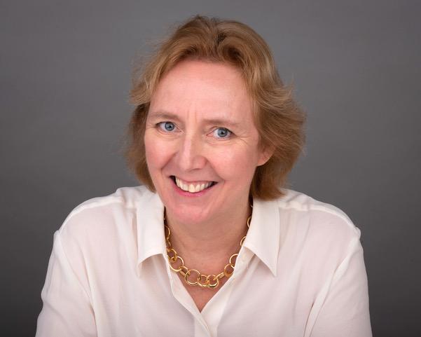 Get to Know a Graphologist: A Moment with Emma Bache - Luxuriate Life ...