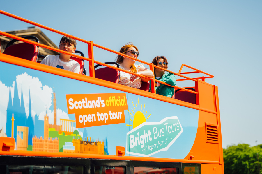 Edinburgh Bus Tours to Hop-On, Hop-Off - Luxuriate Life Magazine
